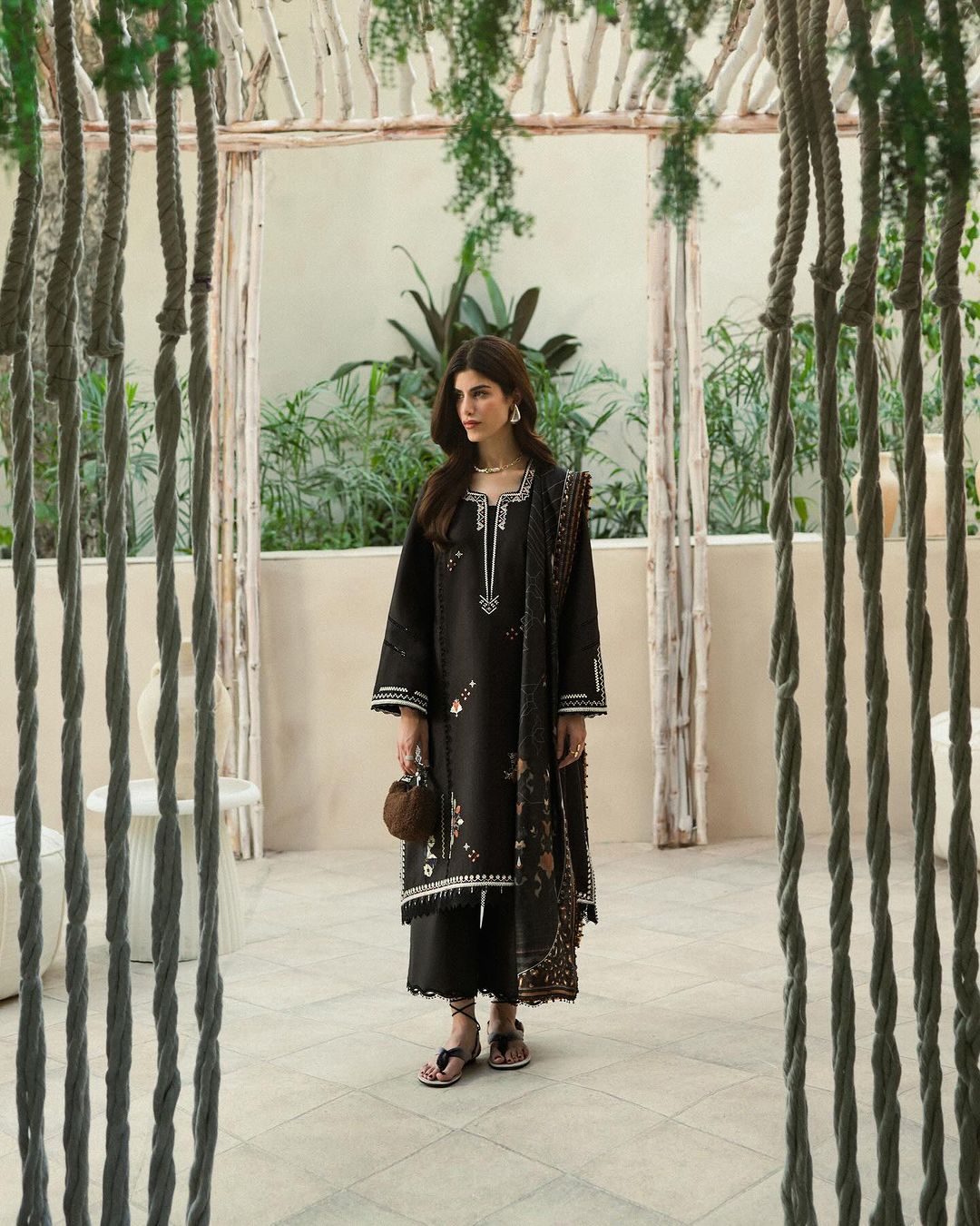 AVA | SUFFUSE BASIC '24 - Carveius